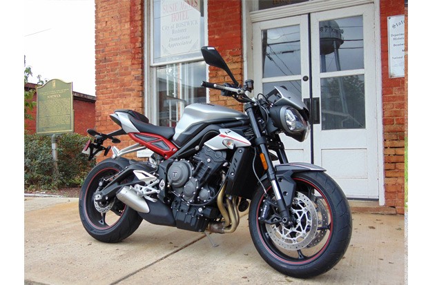 Triumph Street Triple R | Born To Ride Motorcycle Magazine – Motorcycle ...